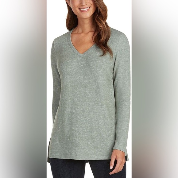 Matty M | Tops | Matty M Womens Sage Green Vneck Top | Poshmark
